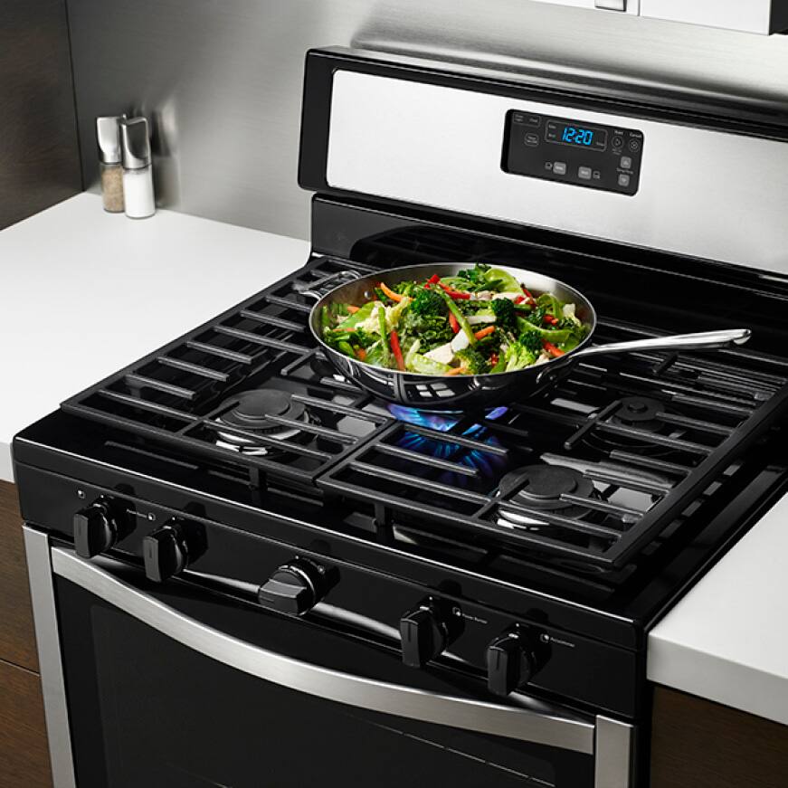 Whirlpool 5.1 cu. ft. Gas Range in White WFG505M0BW