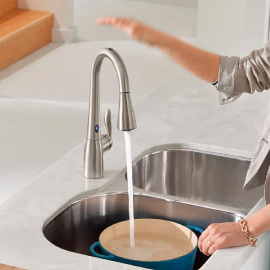 MOEN Arbor Single-Handle Pull-Down Sprayer Touchless Kitchen Faucet ...
