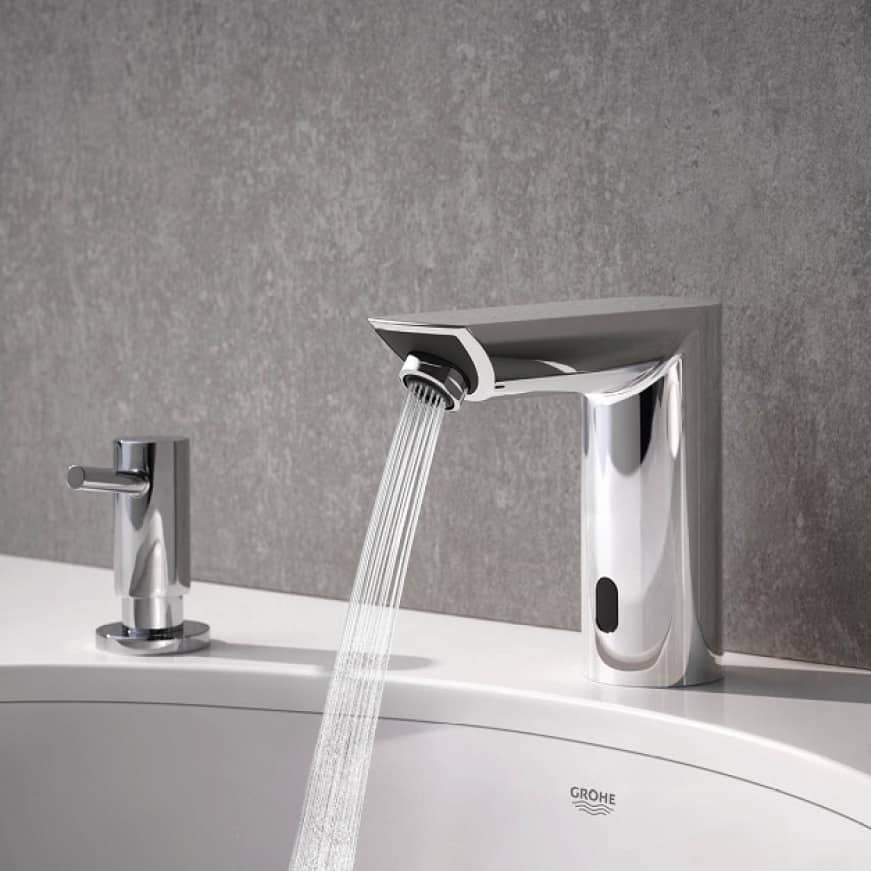 Grohe Bau Cosmopolitan E Touchless Battery Powered Single Hole ...
